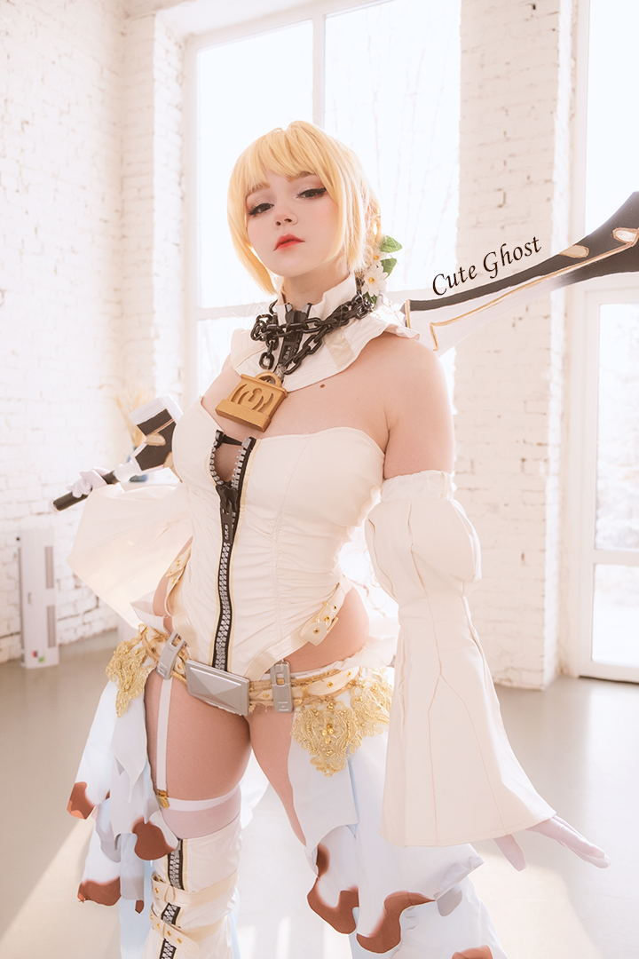 Saber Bride Cosplay Back